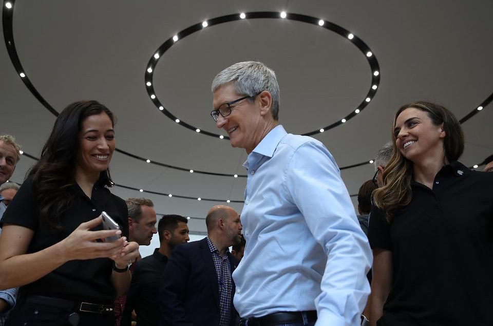 Tales from the Orchard: How Apple Killed Innovation – – the blonde byte